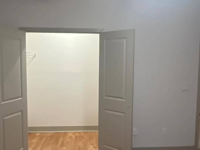 Looking for a roommate