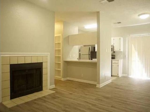 Looking for a roommate!