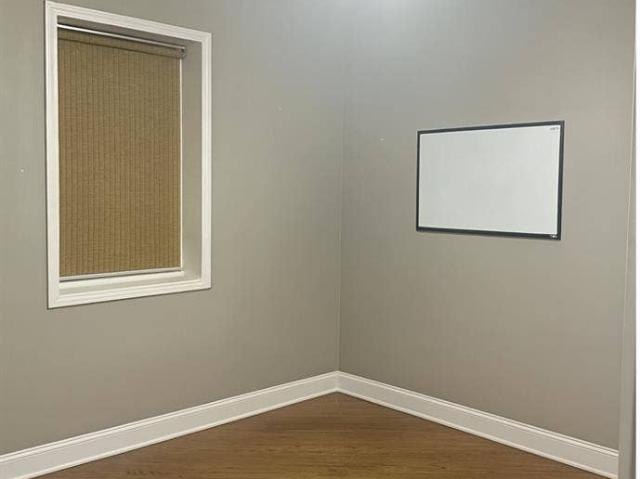 Looking for a roommate