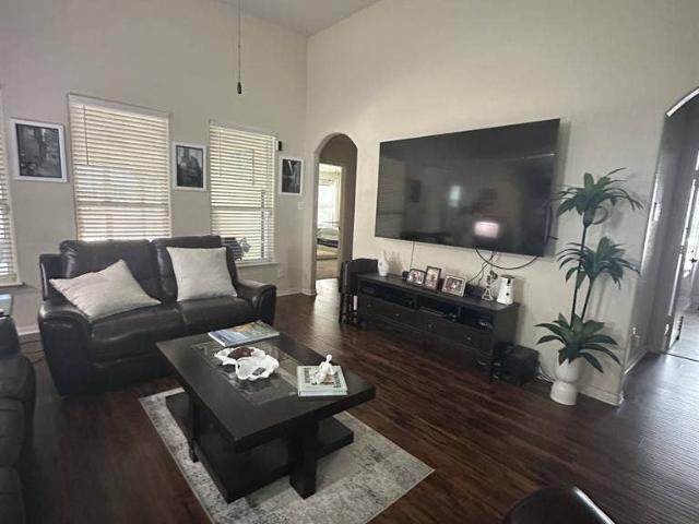 Looking for a roommate