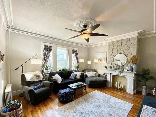 Looking for a roommate!