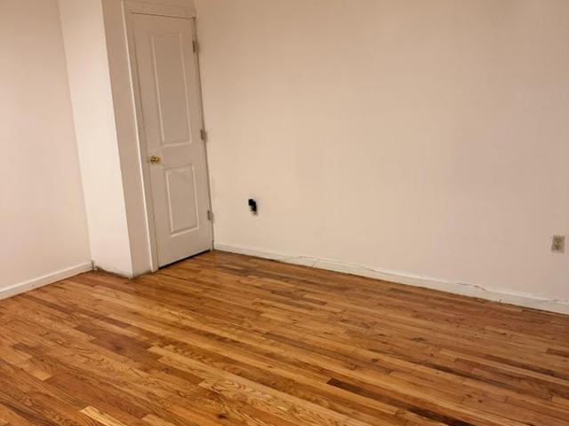 Looking for a roommate