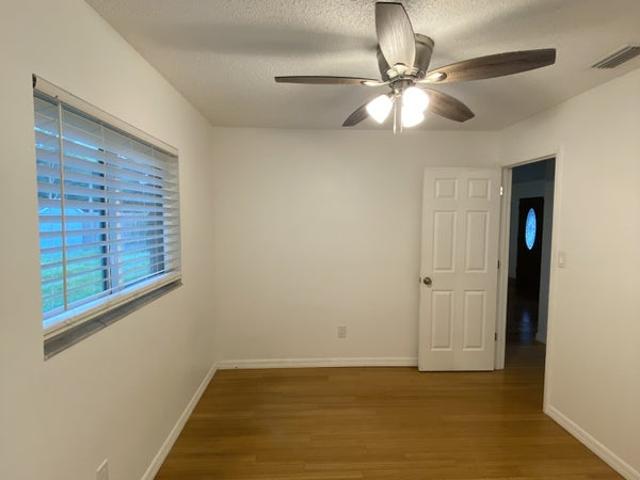 Looking for a roommate