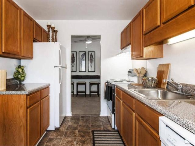 Looking for a 3rd to join my gf/me