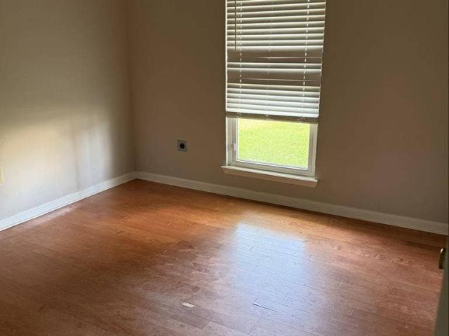 Looking for a 3rd roommate