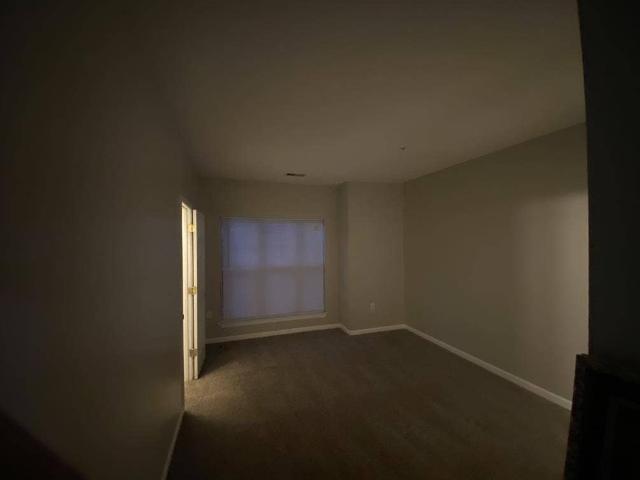 Looking for chill artsy roommate