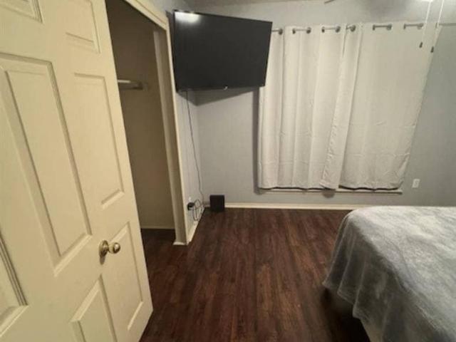 Looking for chill roommates