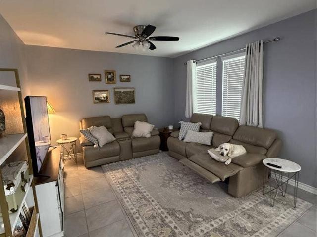 LOOKING FOR FEMALE ROOMMATE