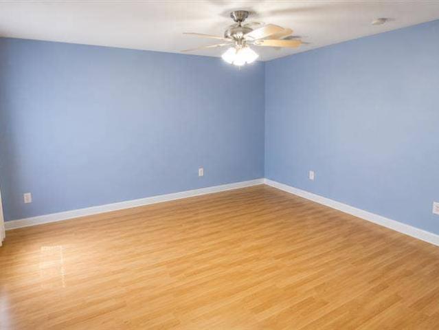 Looking for Female Roommate