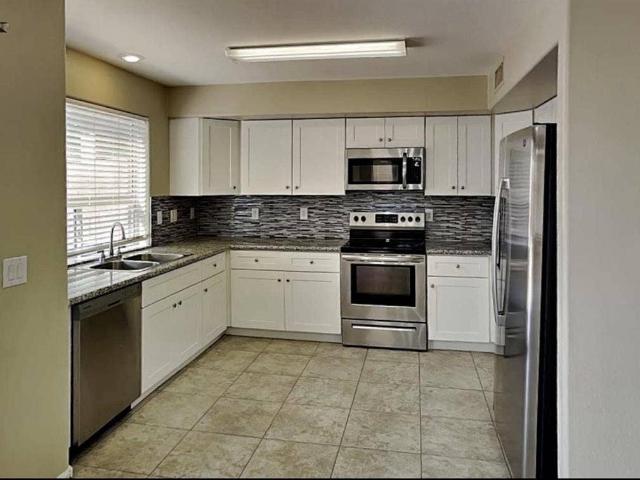 Looking for female roommate