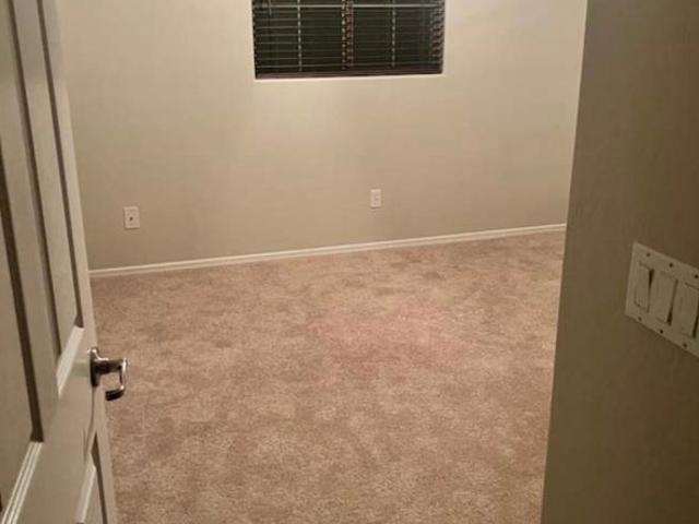 Looking for female roommate