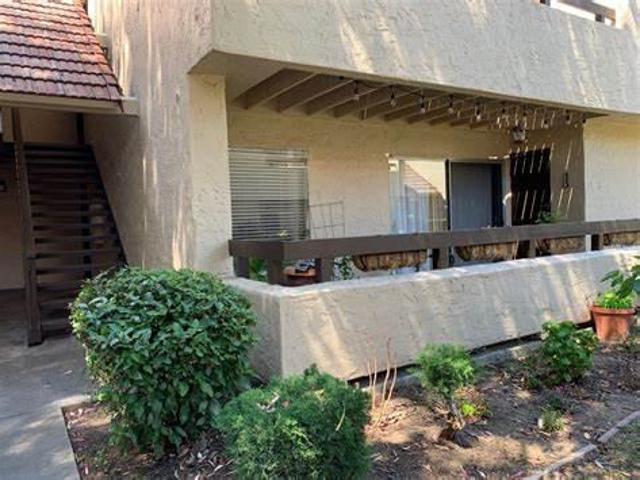 LOOKING FOR FEMALE ROOMMATE