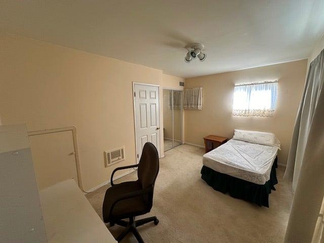 Looking for female roommate share w/ another lady