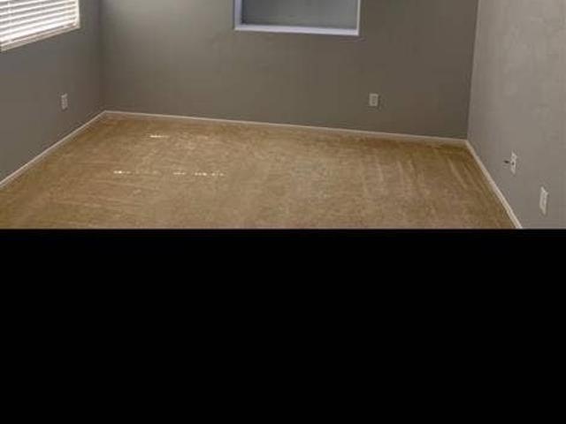 Looking for female roomie