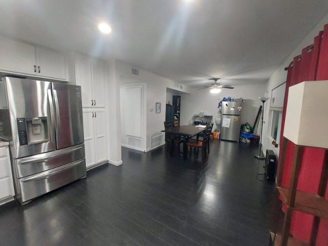Looking for housemate for large single room
