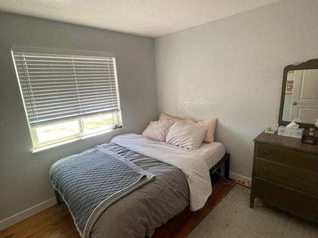 Looking for Lakewood roommate_$_Fast internetequi