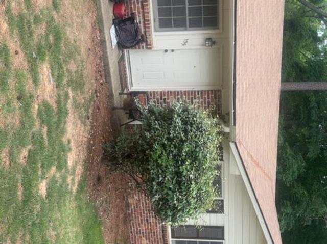 Looking for new roommates