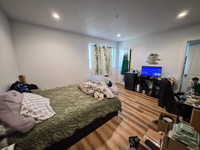 Looking for North Hollywood Roommate!