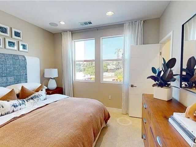 LOOKING FOR ONE MORE ROOMMATE