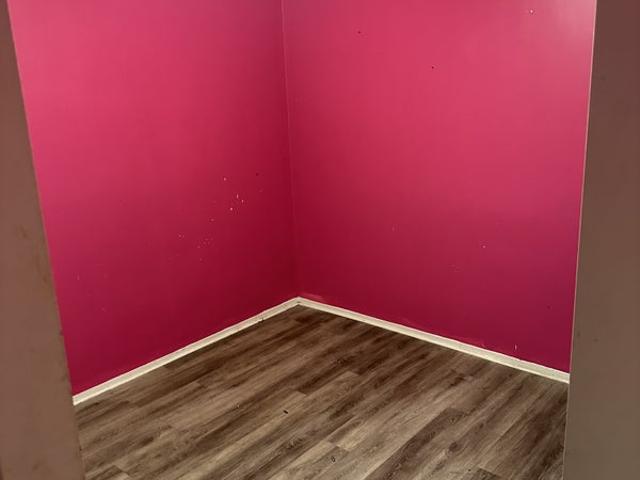 Looking for responsible quite and clean roommate