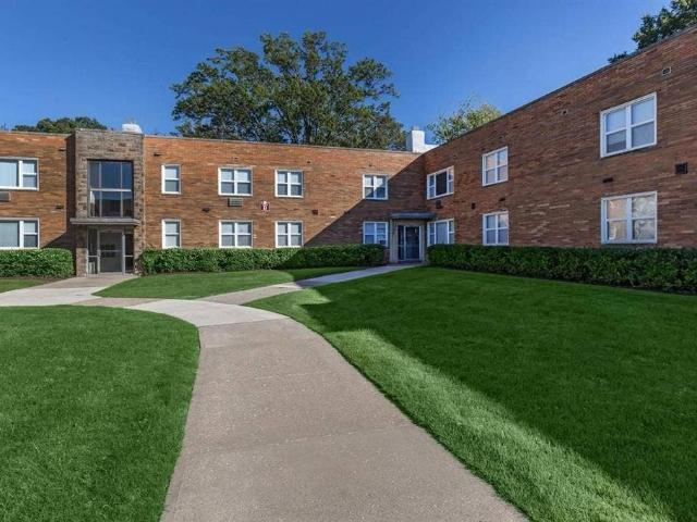 Looking for roomate 2bd