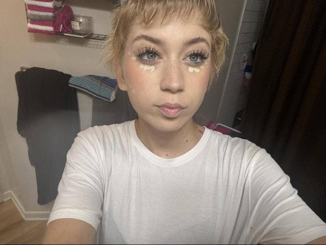 LOOKING FOR ROOMIE ! RVA HOUSING