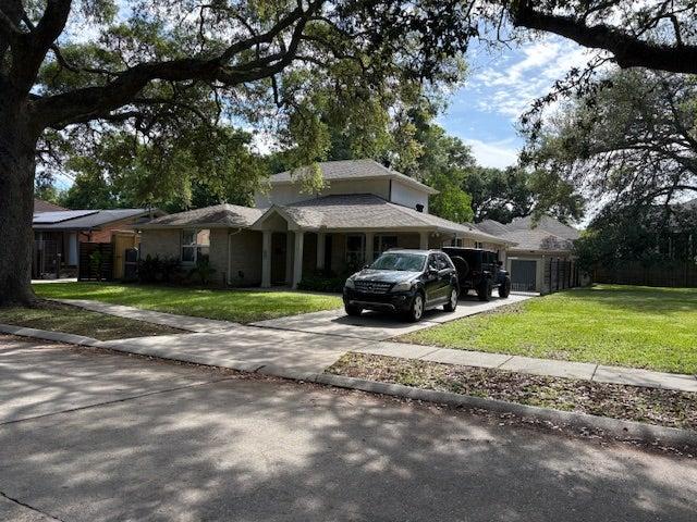 Looking for roomies for a 4 bedroom house