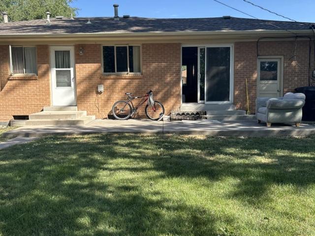 Looking for roommate