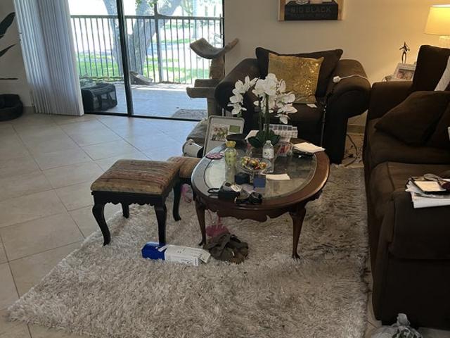 Looking for roommate