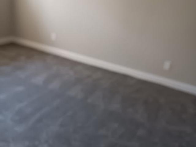 Looking for roommate