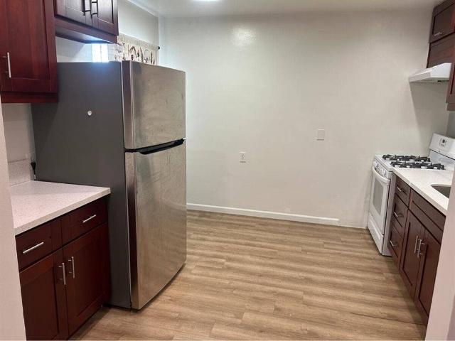 Looking for Roommate