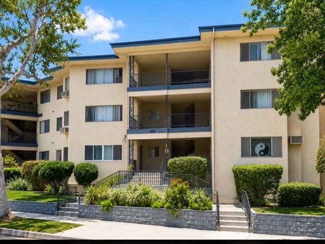Looking for roommate