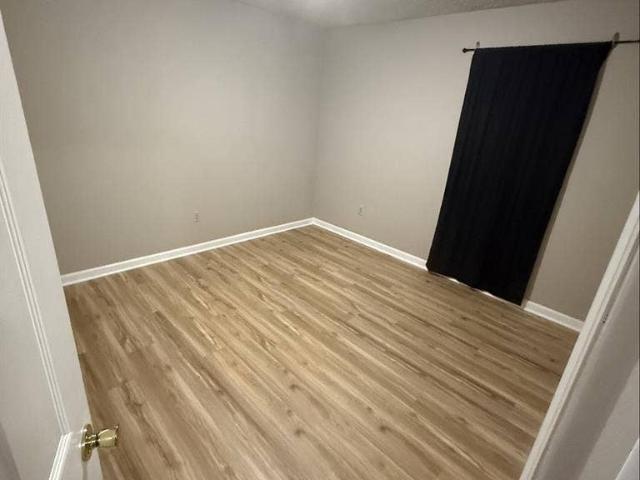 Looking for roommate