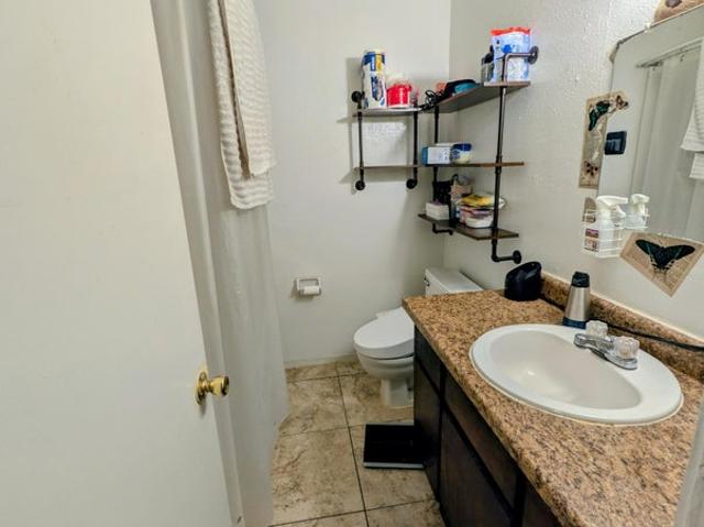 Looking for Roommate