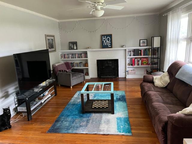 Looking for roommate