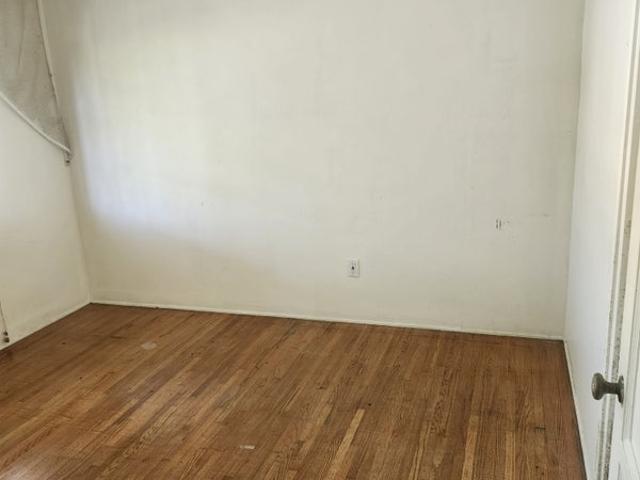 Looking for roommate