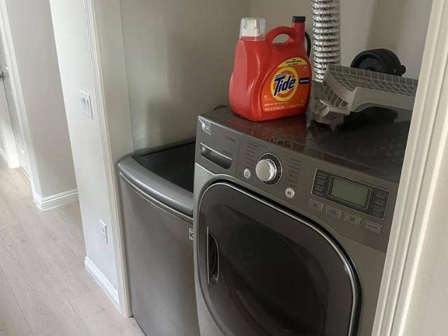 Looking for roommate
