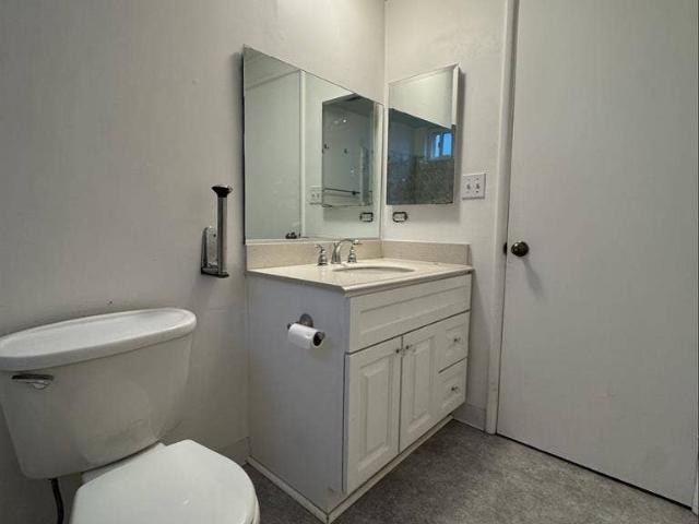 Looking for roommate