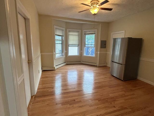 Looking for Roommate in unit located in Jamaica P