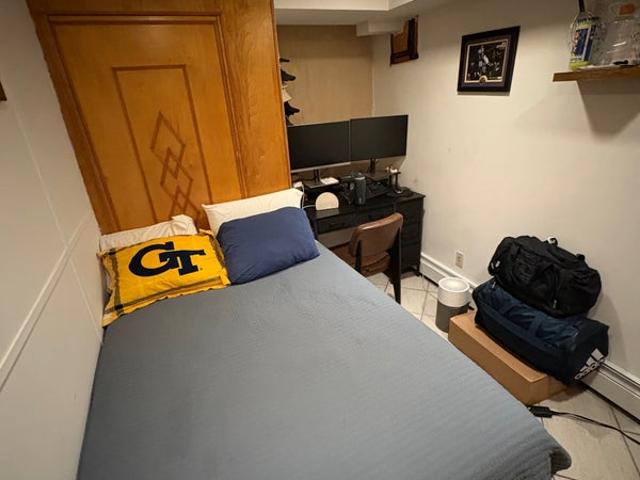 Looking for Roommate in SoHo brownstone