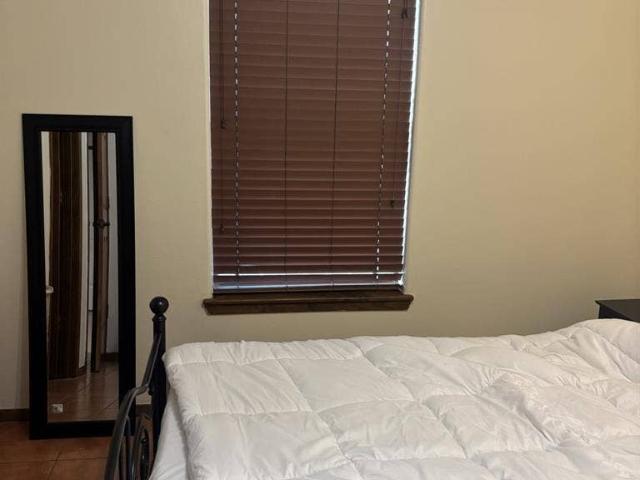 Looking for roommate McAllen Texas