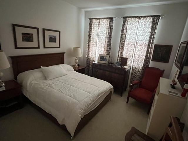Looking for roommates
