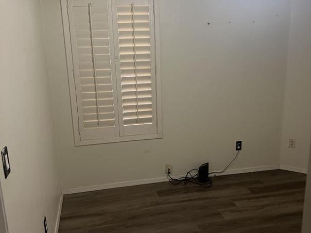 looking for roommates