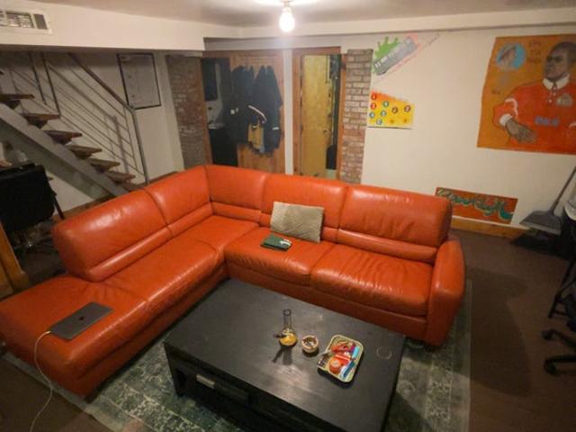 Looking for roommates for 4 bedroom apartment