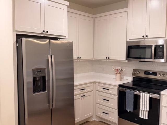 Looking for roommates in a brand new home 3bd 2b
