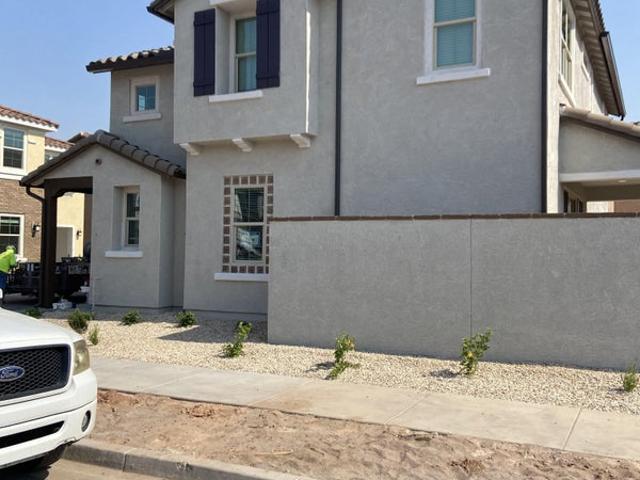 Looking for Roommates in East Mesa