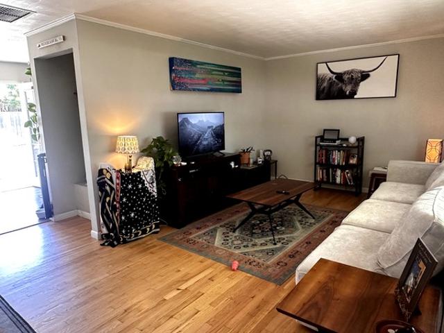 LOOKING FOR ROOMMATES TO FILL A CUTE HOME!