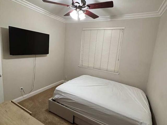 Looking for someone to rent 1 room!