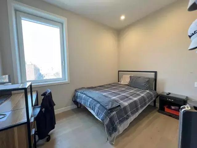 Looking to fill room with new roommate