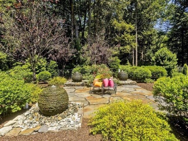 Loomis Rdg, Westfield, Home For Sale